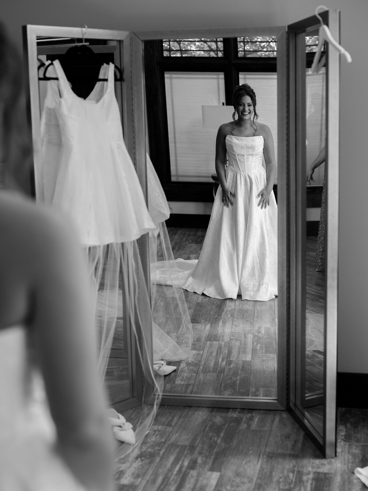 Warm, Autumn-Toned Wedding at the Pavilion at Sandy Pines | Demotte ...